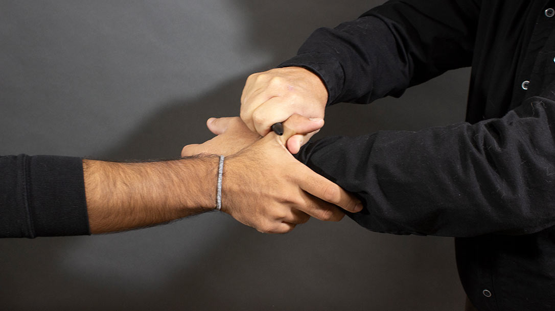 Self Defense Pen: Defense Tactics with the Benchmade Longhand