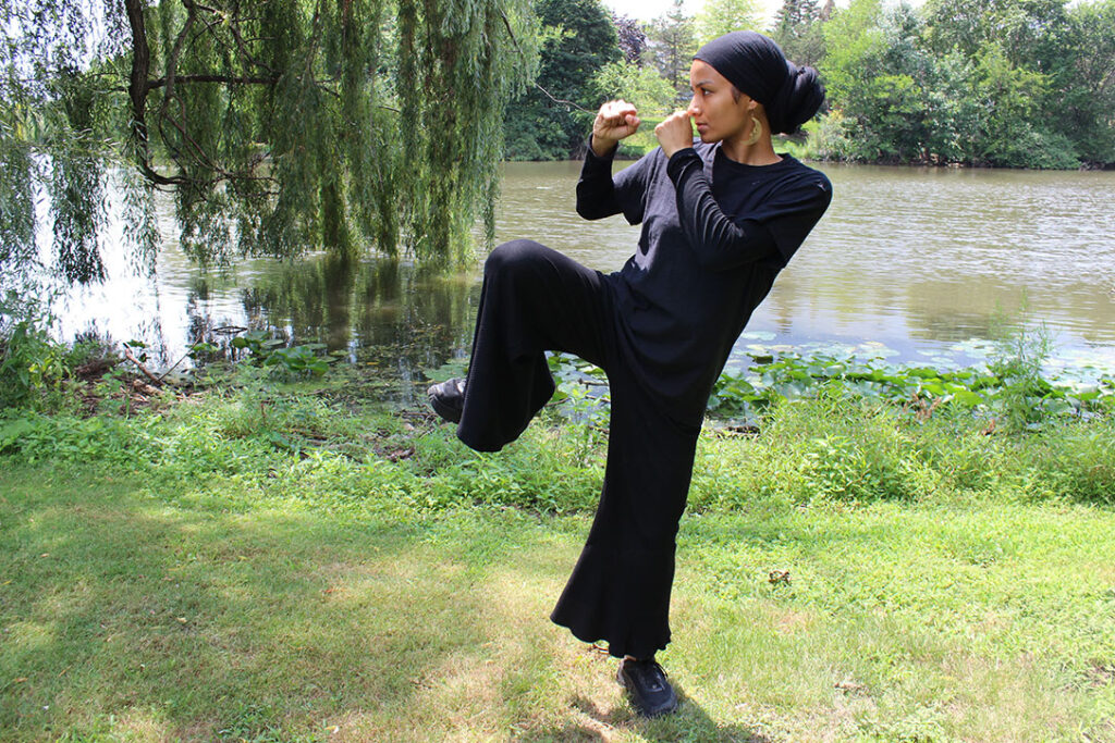 Learn When, Where & How To Throw Practical Kicks in a Fight